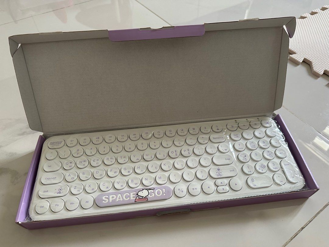 Royche x Peanuts Snoopy Wirless Keyboard, Computers & Tech, Parts ...