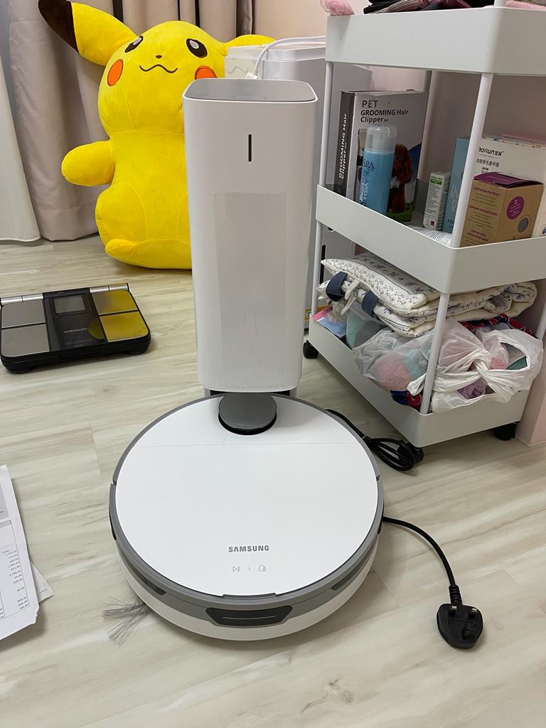 Samsung Bespoke Jetbot+, Furniture & Home Living, Cleaning & Homecare ...