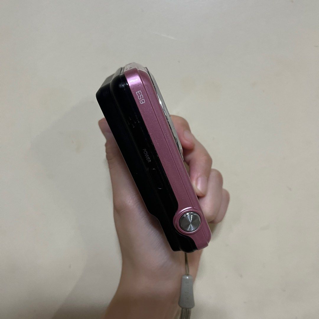 Samsung ES9, Photography, Cameras on Carousell