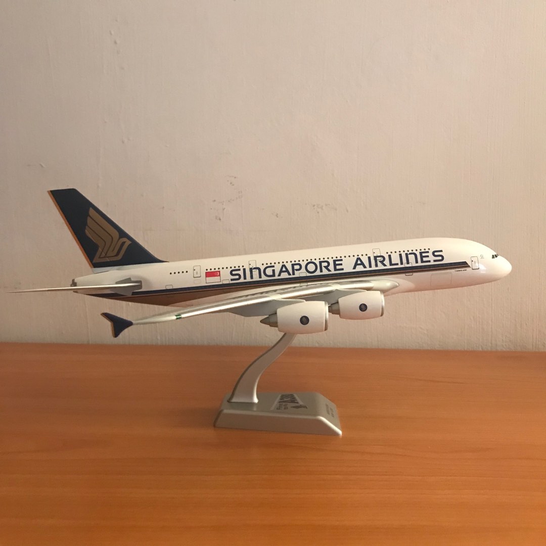 SIA Airbus 380 Model Airplane, Hobbies & Toys, Memorabilia ...
