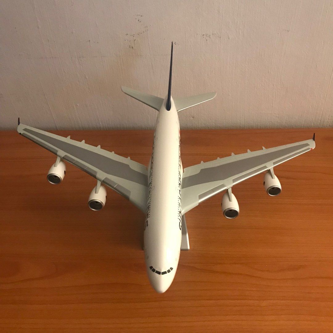 SIA Airbus 380 Model Airplane, Hobbies & Toys, Memorabilia ...