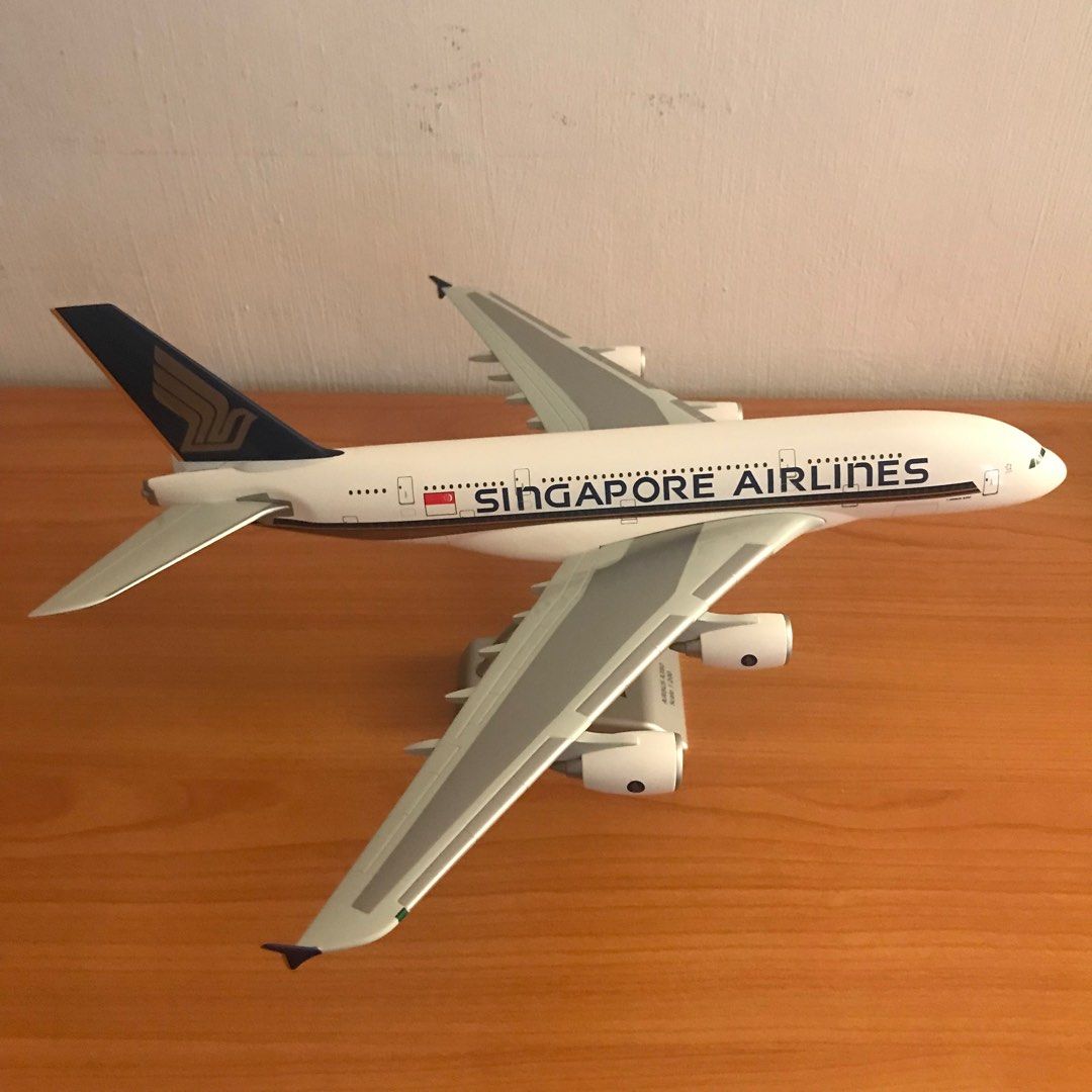 SIA Airbus 380 Model Airplane, Hobbies & Toys, Memorabilia ...
