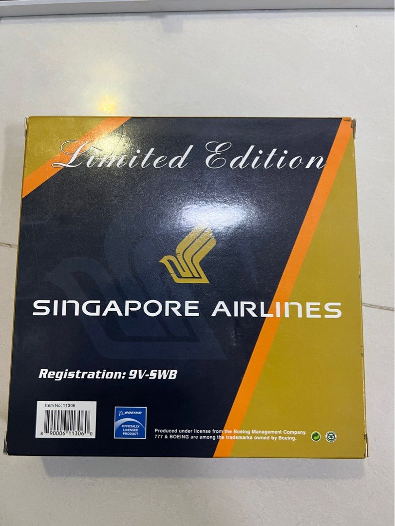 SIA B777-300ER 9V-SWB 1:400 aircraft model, Hobbies & Toys, Toys ...