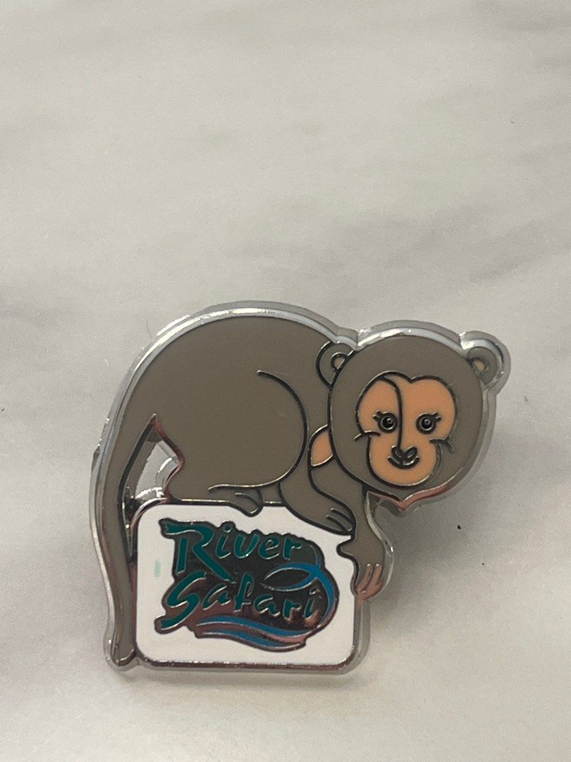 Singapore Zoo and Bird Park limited edition Pins, Hobbies & Toys ...