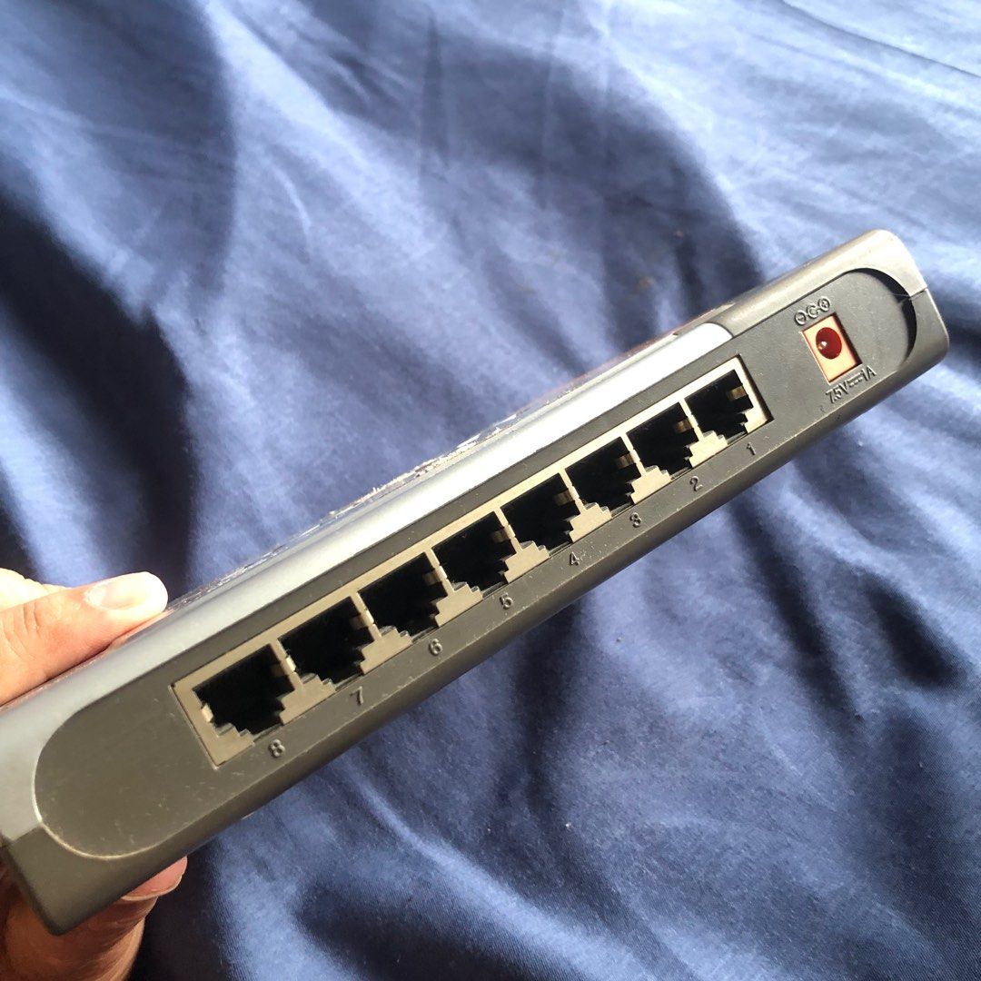 Switch LAN D-Link Ethernet 8 Port, Elektronik, Bagian Komputer ...