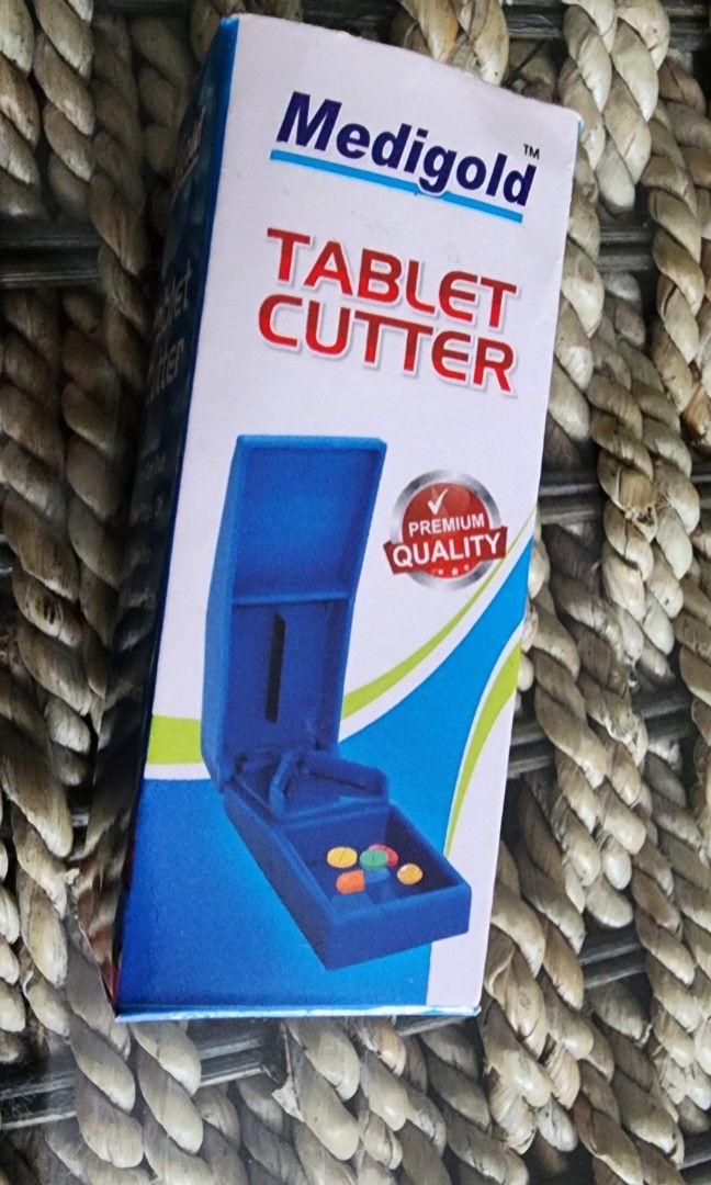 Tablet cutter, Health & Nutrition, Medical Supplies & Tools on Carousell