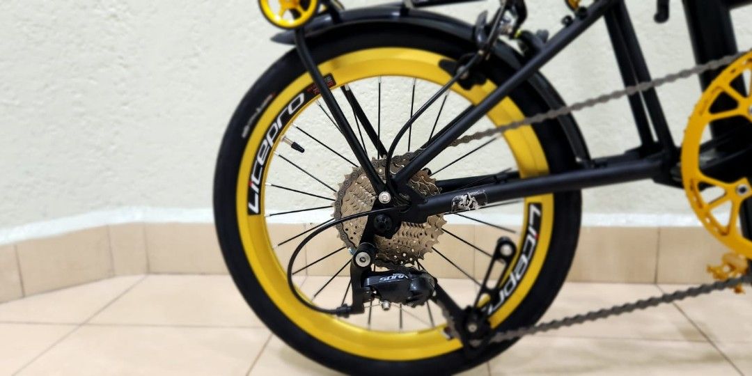 Thornton Cielo. Trifold 9 Speed Shimano Sora. Hollowtech Crankset | One ...