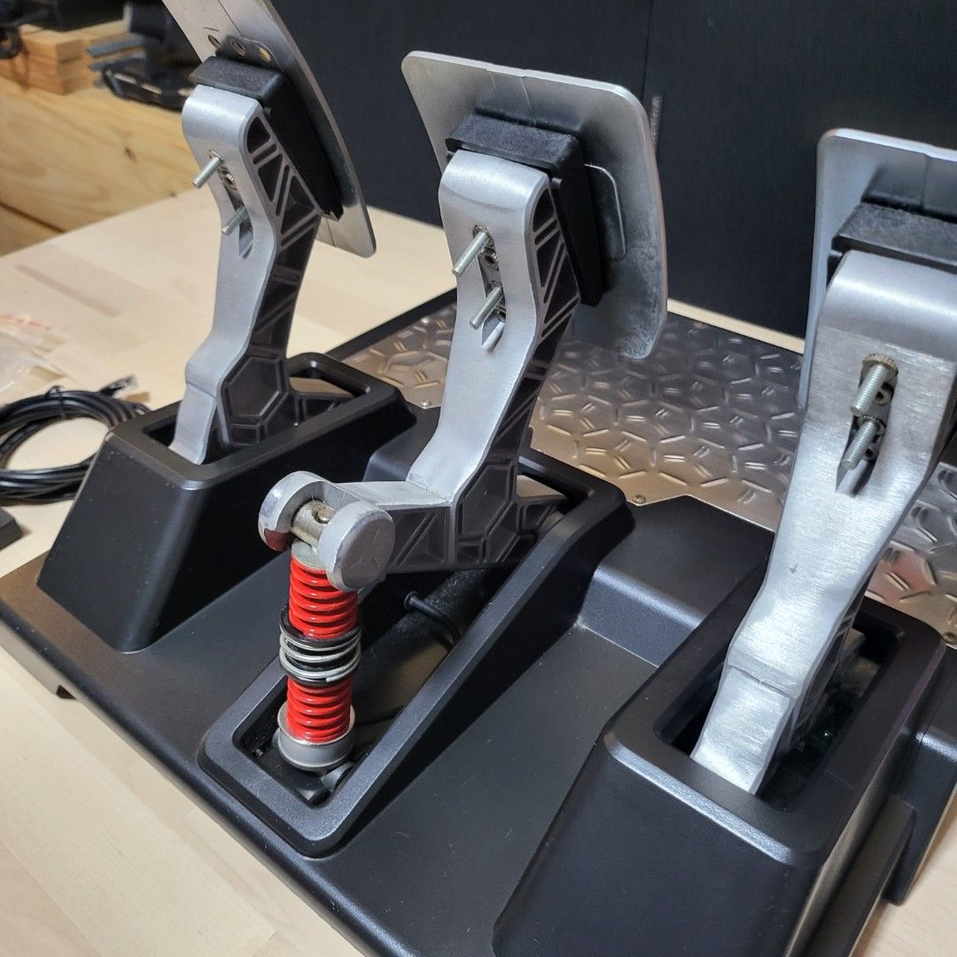 Thrustmaster T-LCM Pedals for Sim Racing, Video Gaming, Gaming ...
