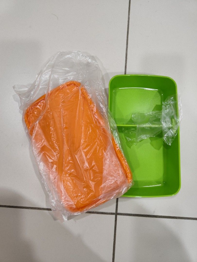 Tupperware Deluxe Bento/Lunchbox, Furniture & Home Living, Kitchenware ...