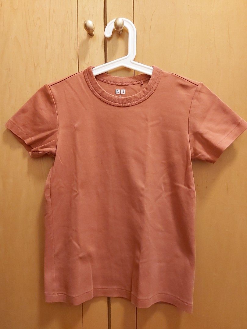 Uniqlo brick red shirt, Women's Fashion, Tops, Shirts on Carousell