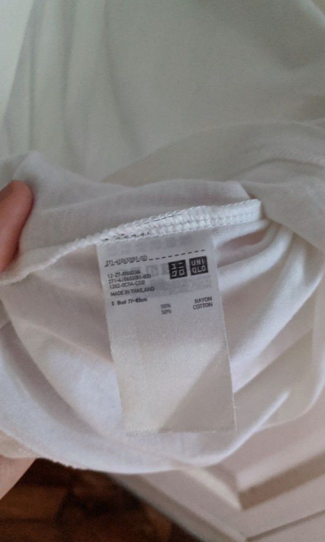 Uniqlo Plain White Tee on Carousell