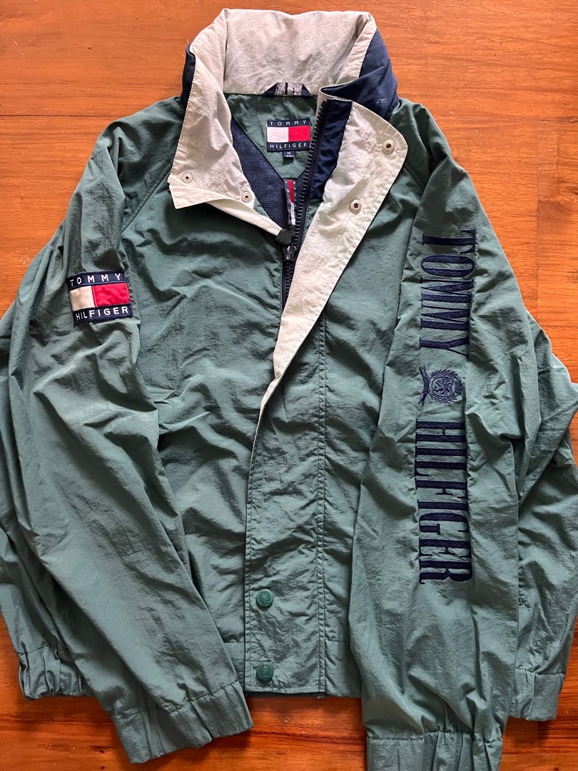 Vintage 90s Tommy Hilfiger big logo jacket, Men's Fashion, Coats, Jackets and Outerwear on Carousell