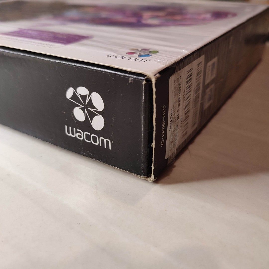 Wacom Intuos Comic Drawing Tablet, Mobile Phones & Gadgets, Tablets ...