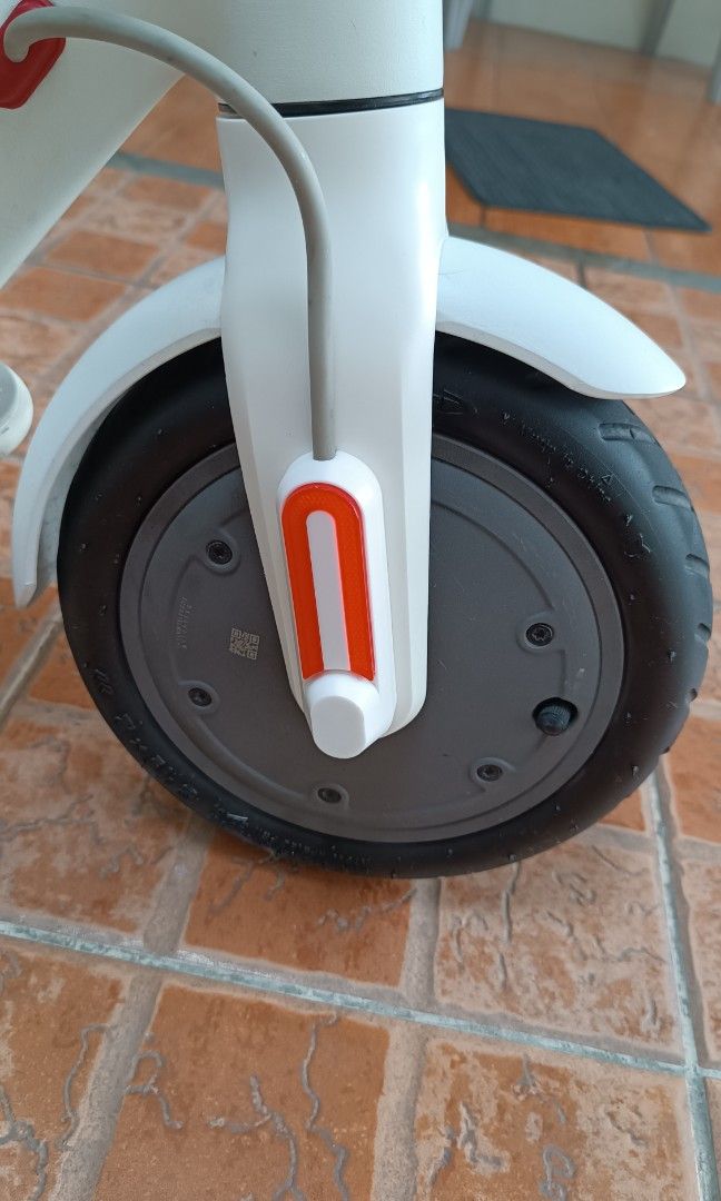 Xiaomi M365 e scooter on Carousell
