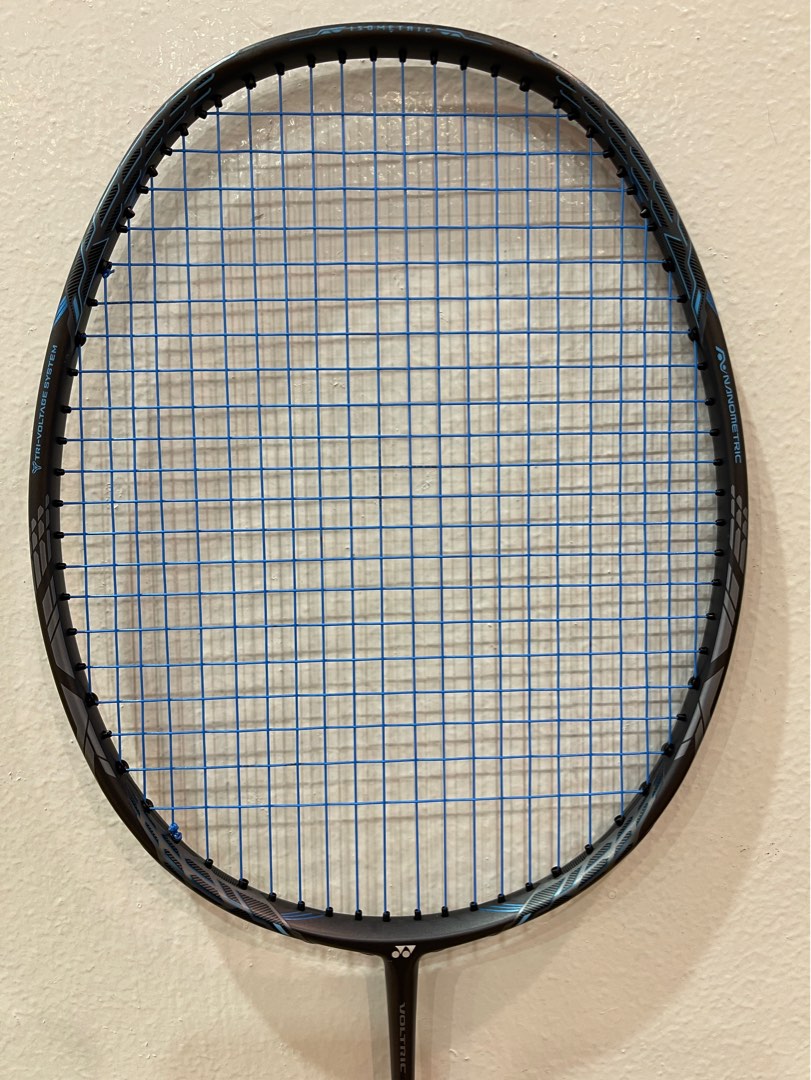 Yonex Voltic Z Force 2, Sports Equipment, Sports & Games, Racket & Ball ...