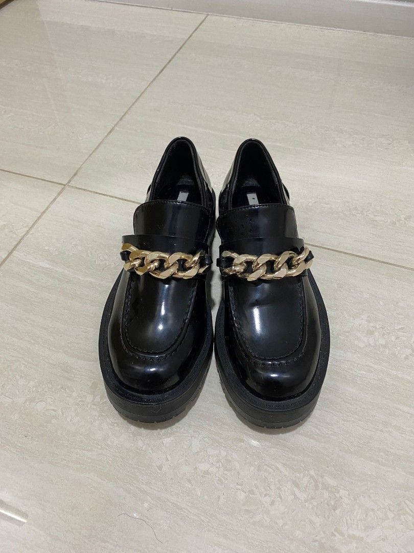 Zara Chain Loafers, Women's Fashion, Footwear, Loafers on Carousell