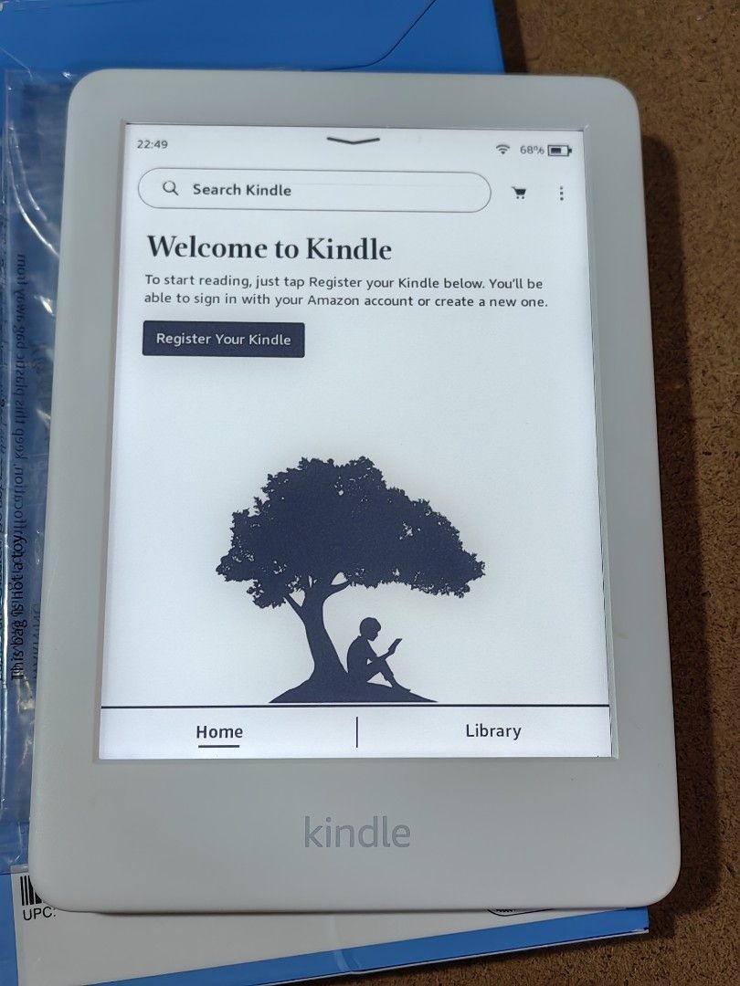 Amazon Basic Kindle Gen 10 White, brand new with slight defect (see ...