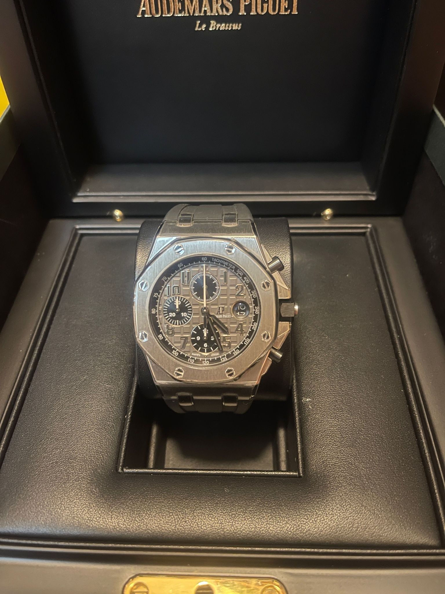 Audemars Piguet Oak Offshore Elephant 26470ST, Luxury, Watches on Carousell