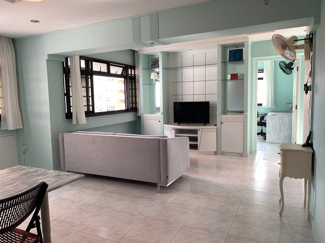 Big and windy HDB 4 room high floor corner unit with excellent floor ...