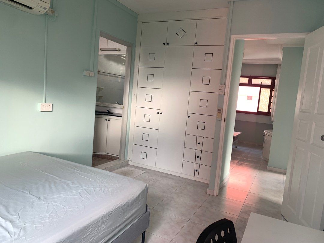 Big and windy HDB 4 room high floor corner unit with excellent floor ...