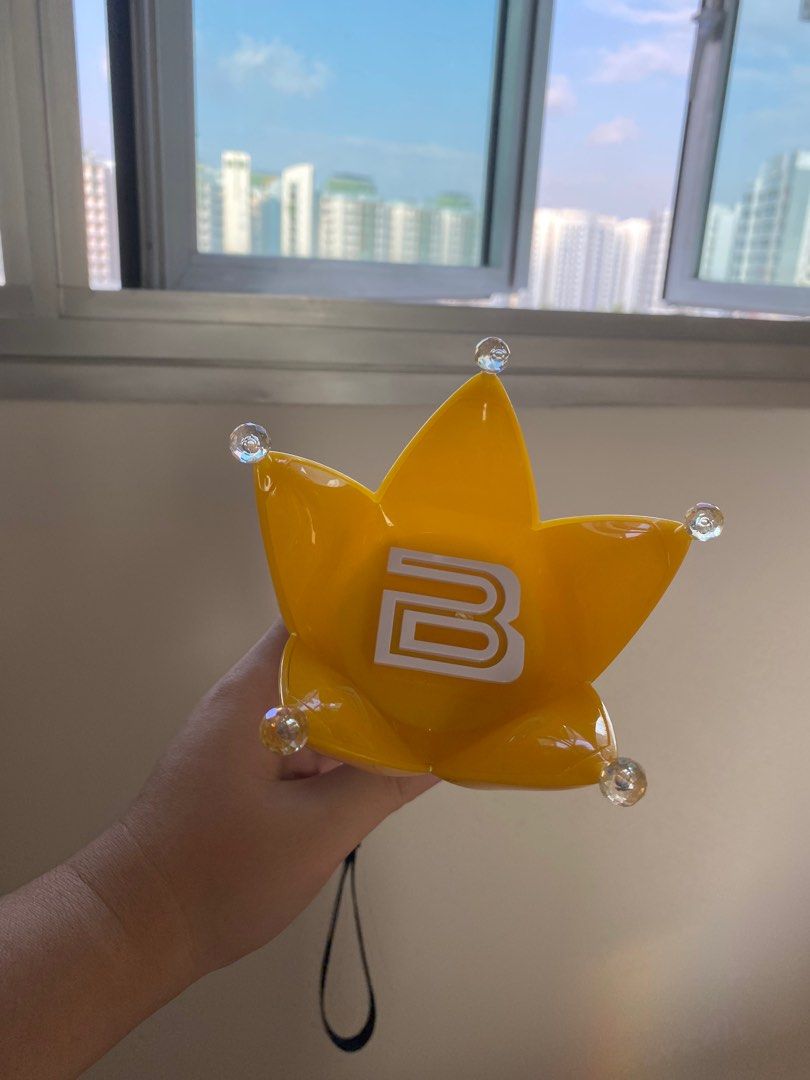 Bigbang crown light sticks, Hobbies & Toys, Memorabilia & Collectibles ...