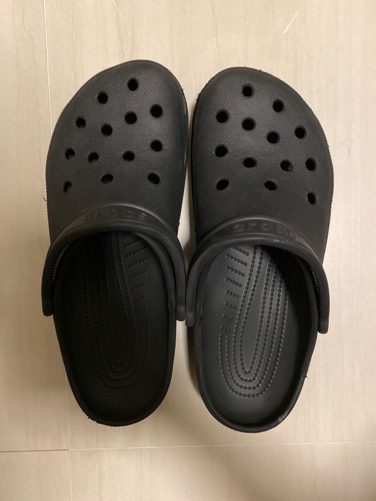 Black crocs, Men's Fashion, Footwear, Flipflops and Slides on Carousell