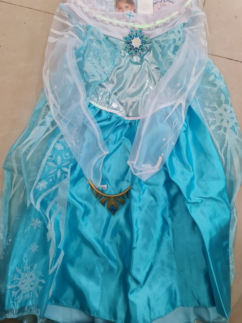 Disner Frozen Elsa gown, Babies & Kids, Babies & Kids Fashion on Carousell