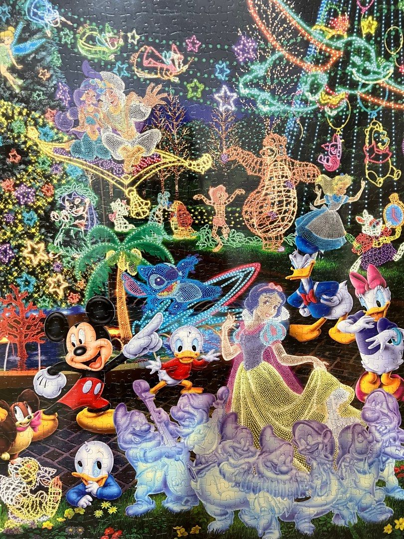 Disney Characters Magical Illumination Glow-in-the-Dark Puzzle (2000 ...