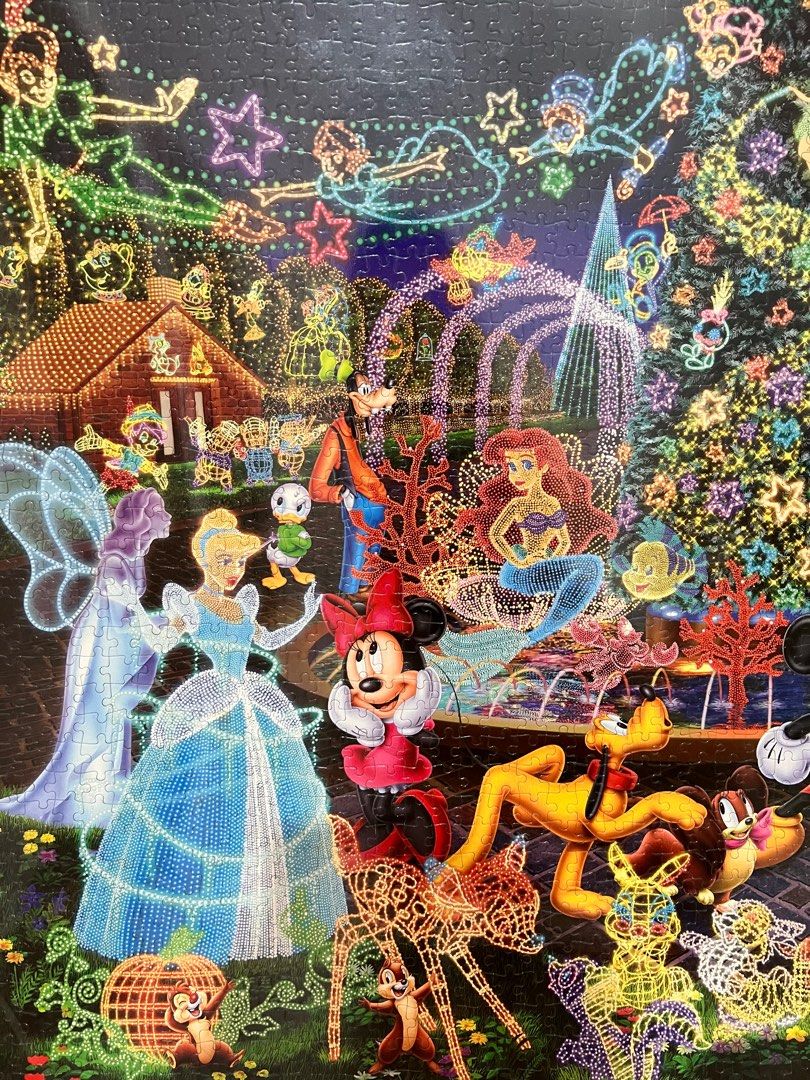 Disney Characters Magical Illumination Glow-in-the-Dark Puzzle (2000 ...