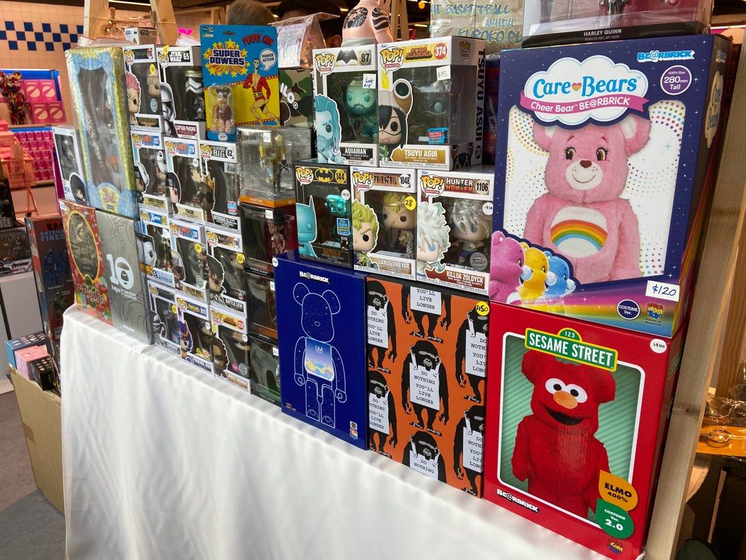 Flea market bearbrick sales be@rbrick funko pop mart popmart sofubi ...