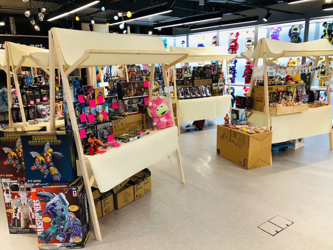 Flea market bearbrick sales be@rbrick funko pop mart popmart sofubi ...