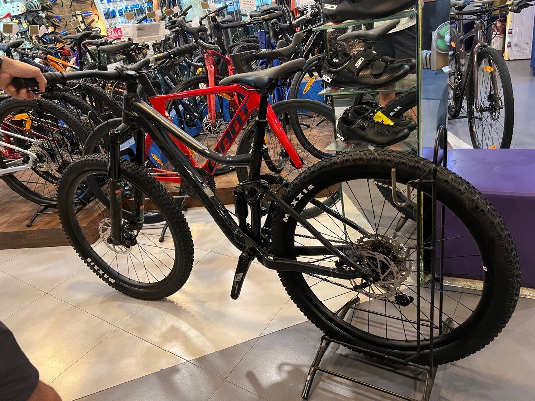 Giant Stance 2 2022 27.5 XS Full Suspension Mountain Bike Gunmetal ...