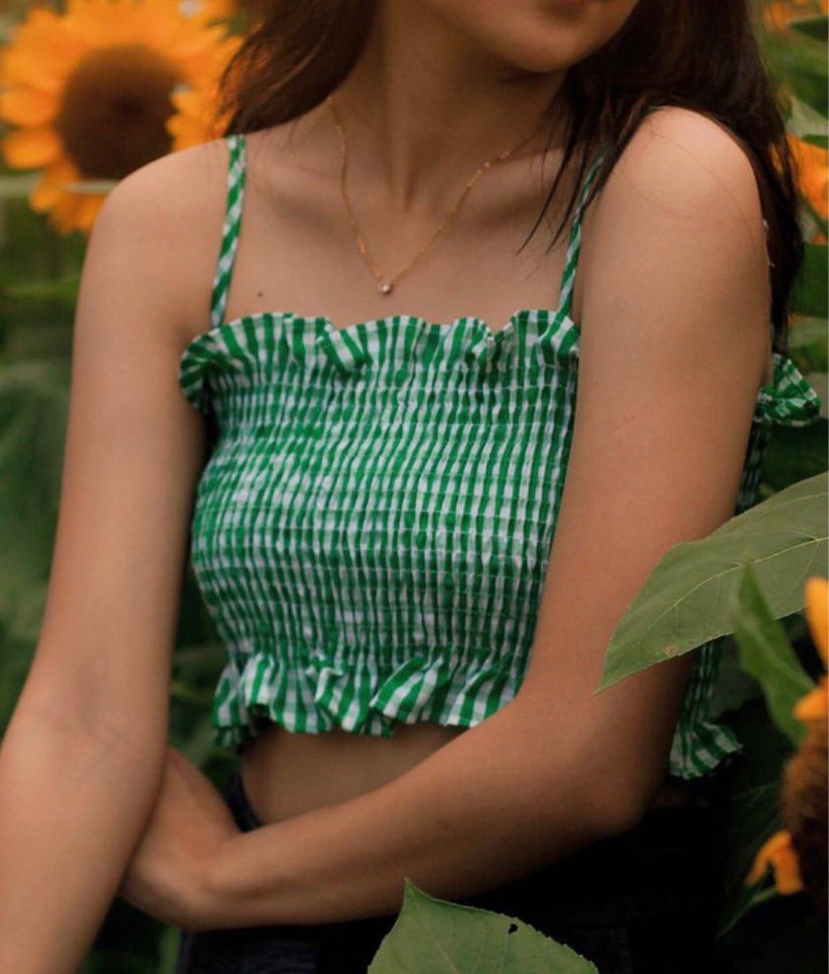 Green gingham cropped top, Women's Fashion, Tops, Sleeveless on Carousell