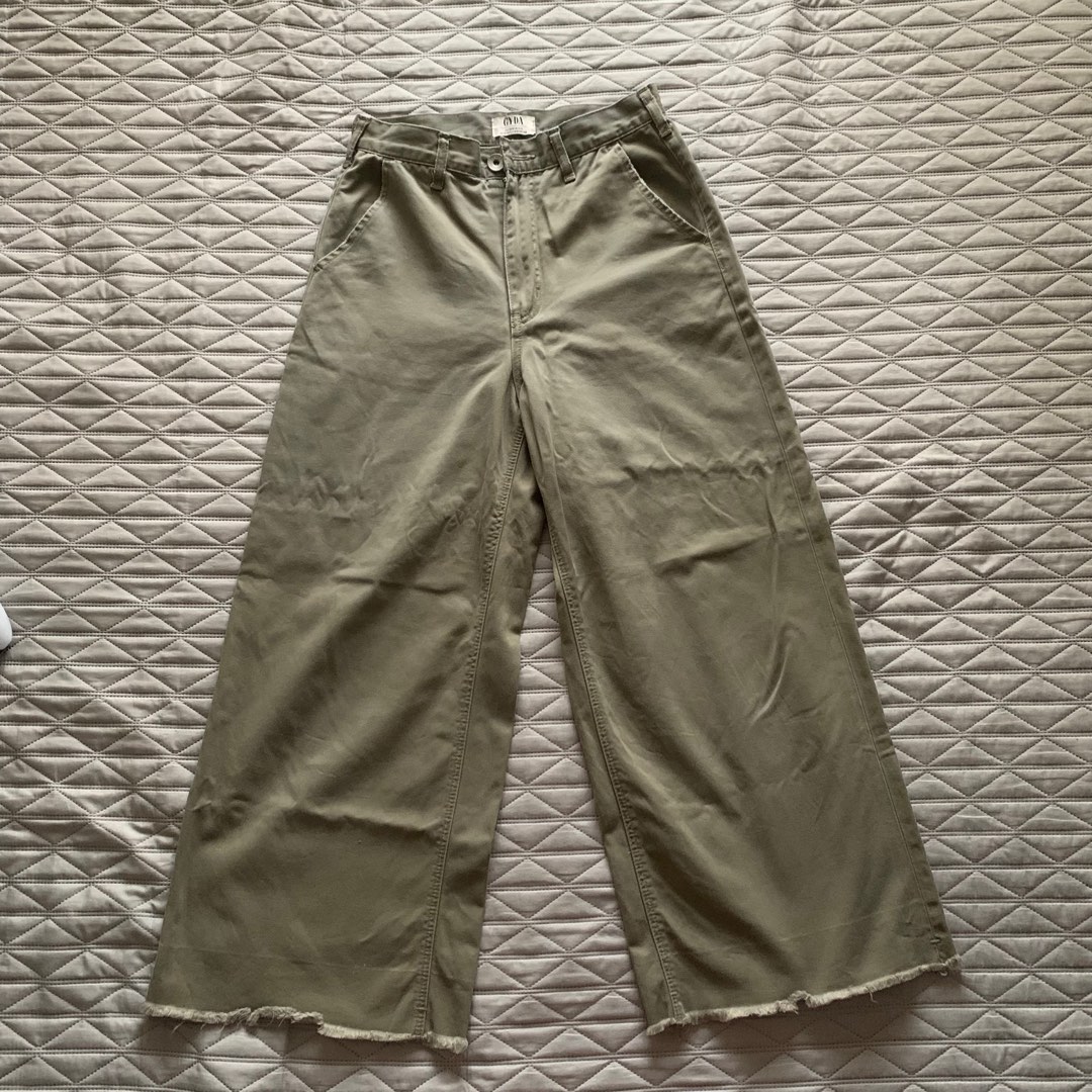Green Square Pants, Women's Fashion, Bottoms, Other Bottoms on Carousell