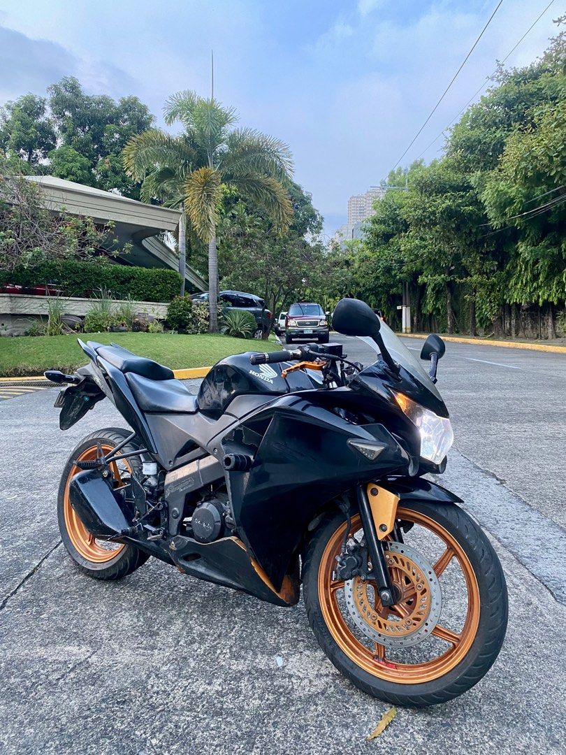 HONDA CBR V2, Motorbikes, Motorbikes for Sale on Carousell