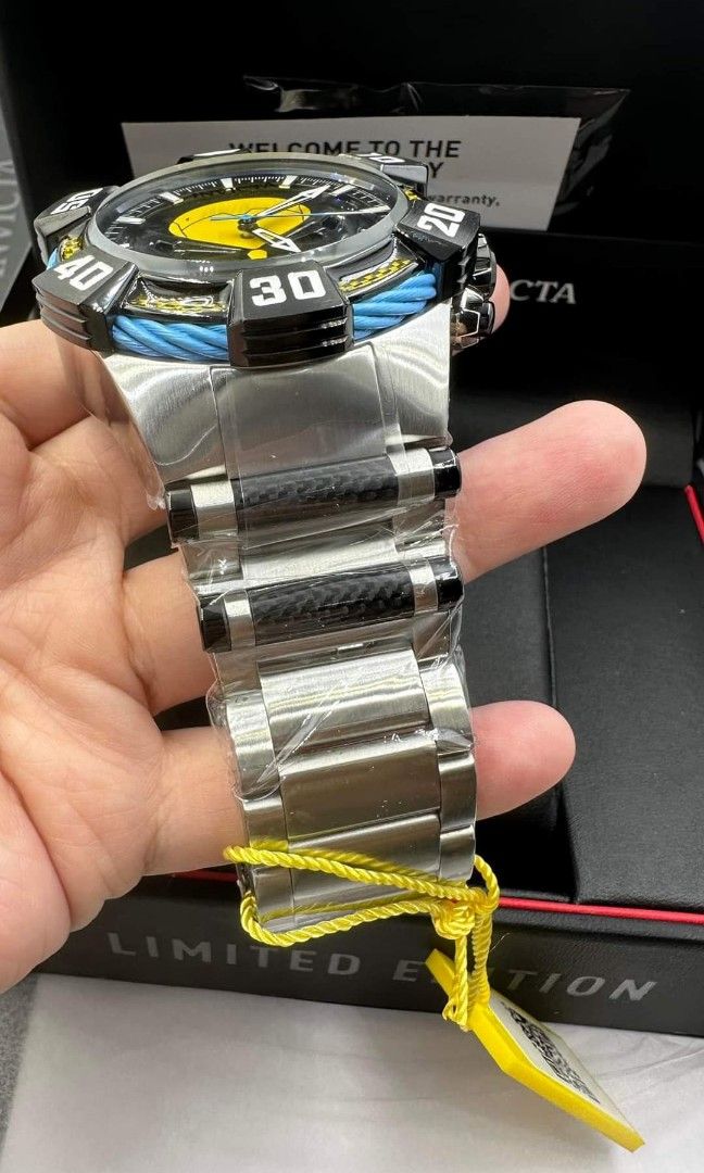 Invicta marvel x wolverine, Men's Fashion, Watches & Accessories ...