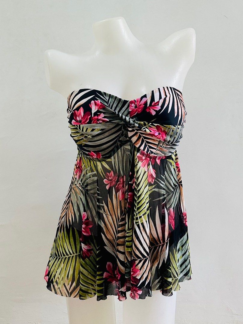 Kona Sol Women's Twist-Front Bandeau Flyaway Tankini Top on Carousell Kona Sol Women's Twist-Front Bandeau Flyaway Tankini Top on Carousell