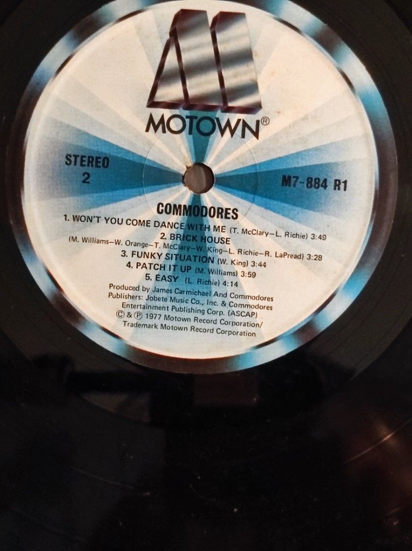 LP Commodores Album Commodores, Hobbies & Toys, Music & Media, Vinyls ...