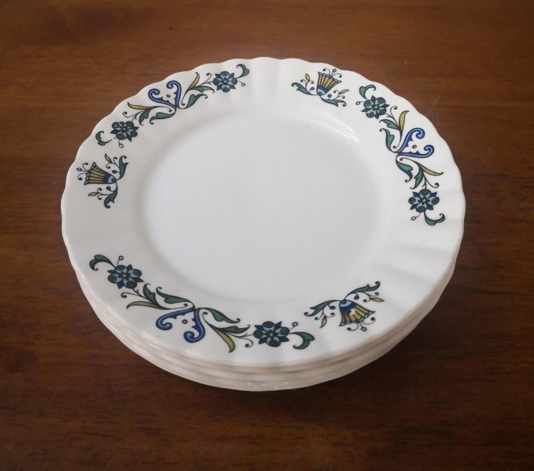 Mayfair pottery cake plate 5, Furniture & Home Living, Kitchenware ...