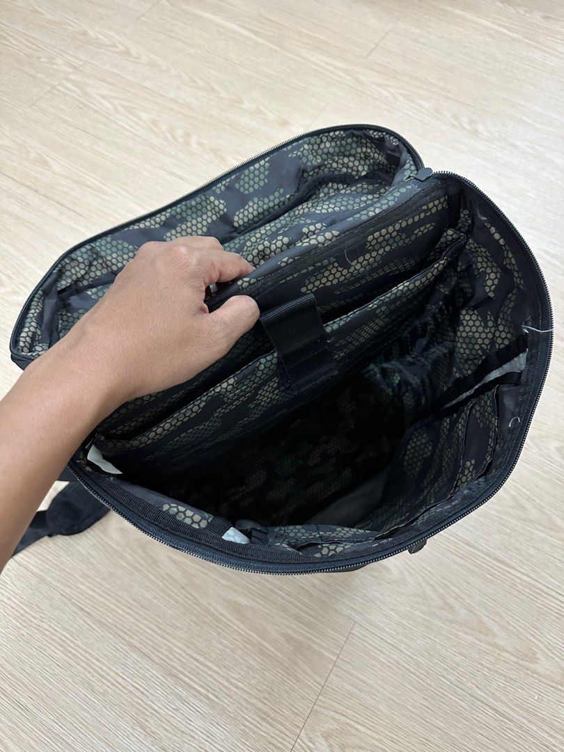 Oakley Red Tag Laptop Backpack, Men's Fashion, Bags, Backpacks on Carousell