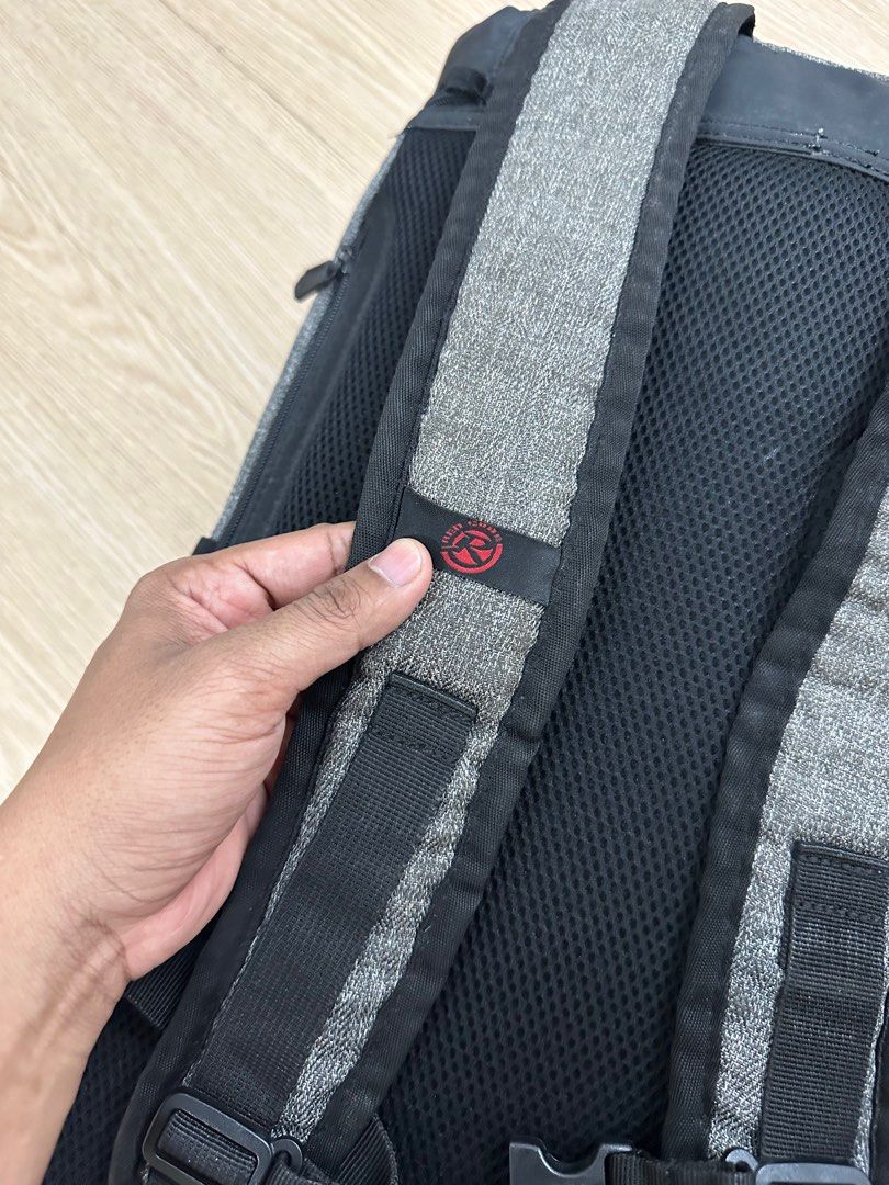 Oakley Red Tag Laptop Backpack, Men's Fashion, Bags, Backpacks on Carousell