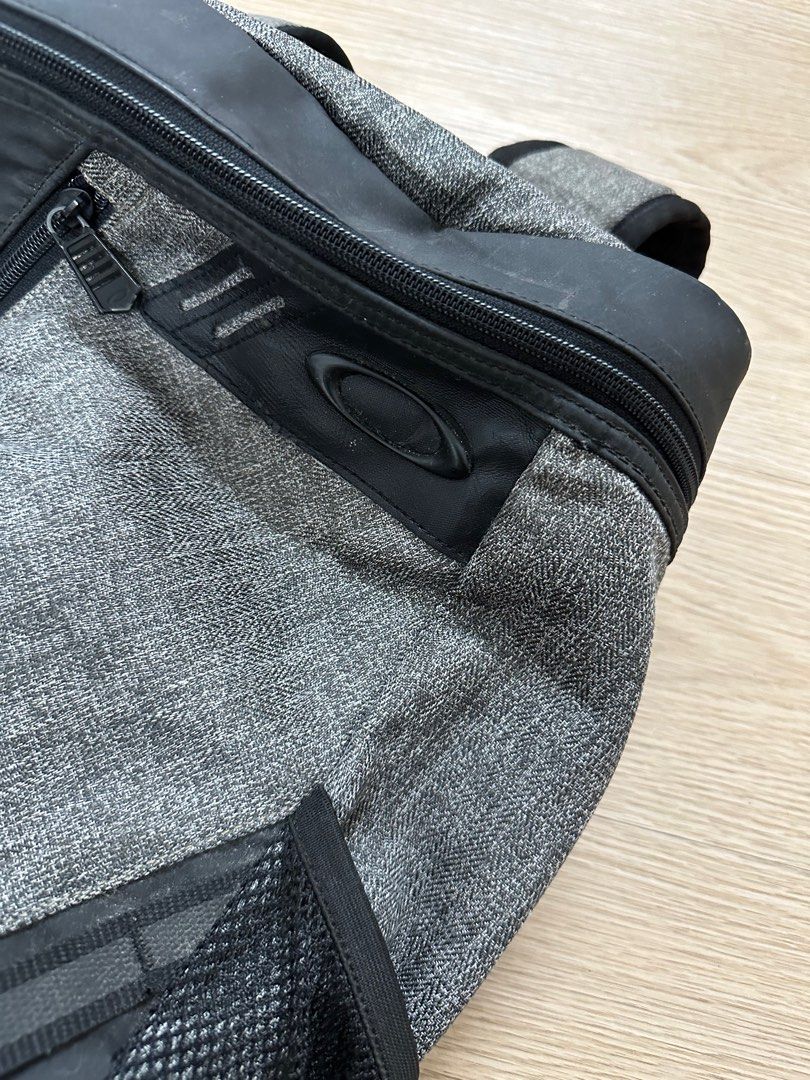 Oakley Red Tag Laptop Backpack, Men's Fashion, Bags, Backpacks on Carousell