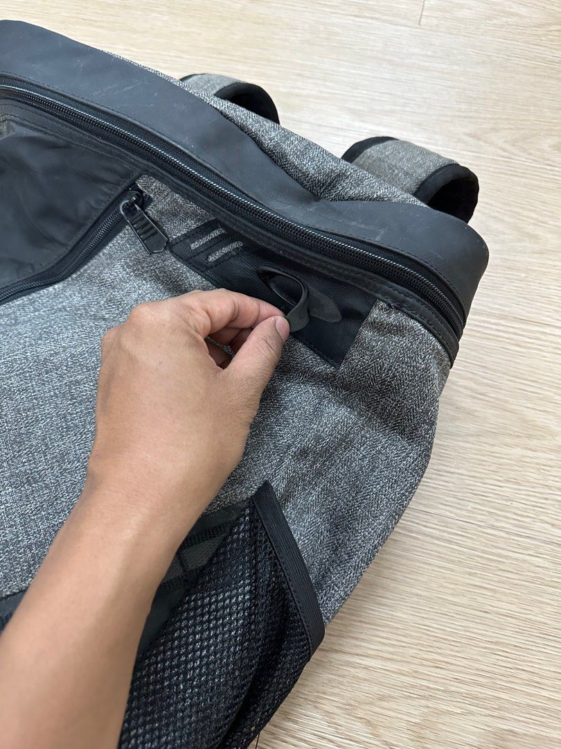 Oakley Red Tag Laptop Backpack, Men's Fashion, Bags, Backpacks on Carousell