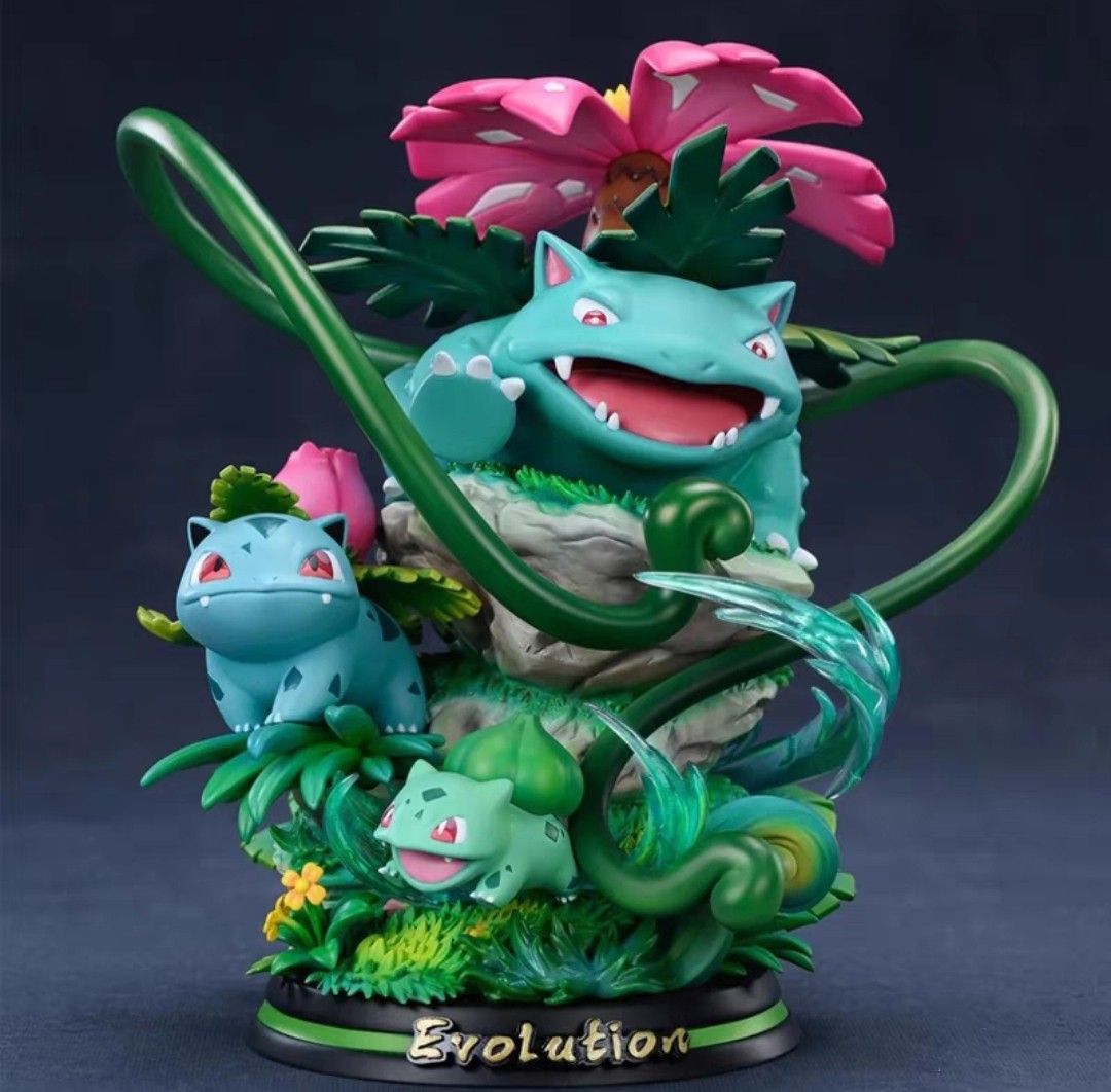 Pokemon figures: Mewtwo Evolution, Charizard Evolution, Gengar ...