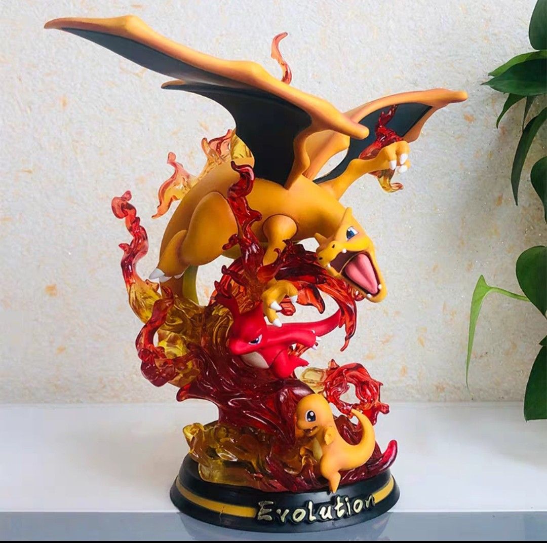 Pokemon figures: Mewtwo Evolution, Charizard Evolution, Gengar ...