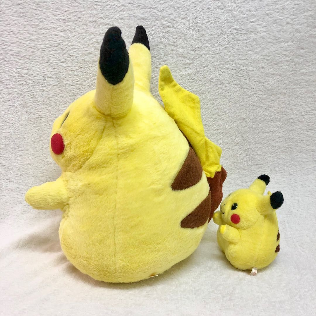 Pokemon Pikachu Vintage and Squeaky Plush Stuffed Toy Set Anime Merch ...