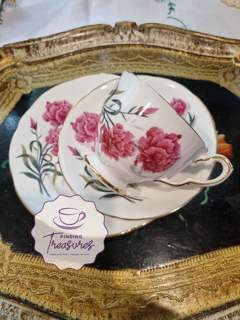 Pretty Vintage 'Carnation' Tea Trio - Royal Stafford, Hobbies & Toys ...