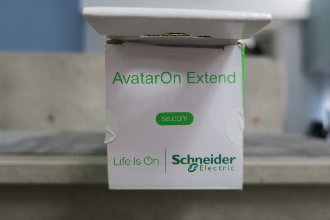 (全新)(北區就腳就買,區內一定買唔到呢個價) Schneider Electric 施耐德電氣 13A 六位獨立開關安全拖板連LED指示燈 ...