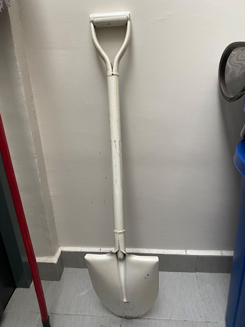 Shovel / penyodok, Furniture & Home Living, Gardening, Gardening Tools ...