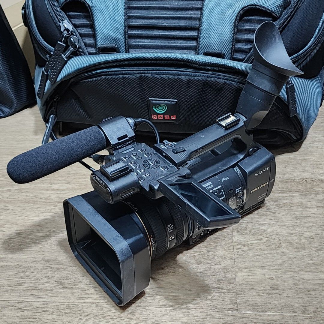 SONY HXR-NX5, Photography, Video Cameras on Carousell